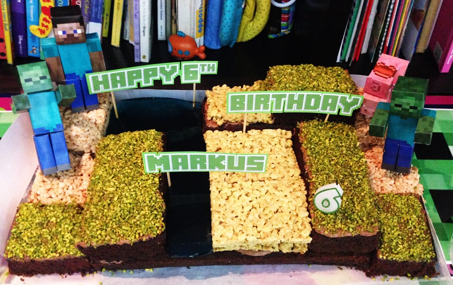 V is 6 and his MineCraft Cake | Cuddles and Crumbs