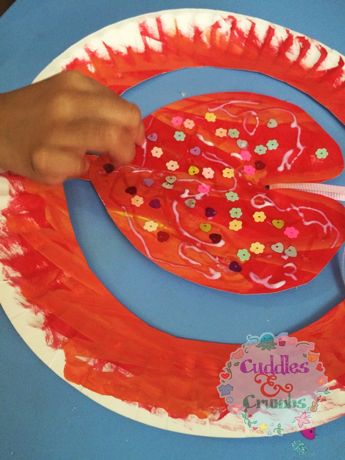 Easy Paper Plate Hearts | Cuddles and Crumbs